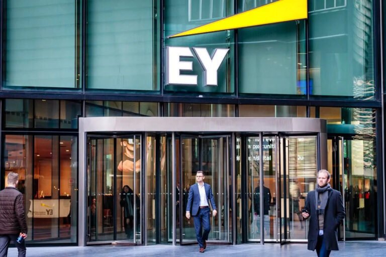 EY Canada,Work Visa and Immigration,PNP Programs,Express Ent